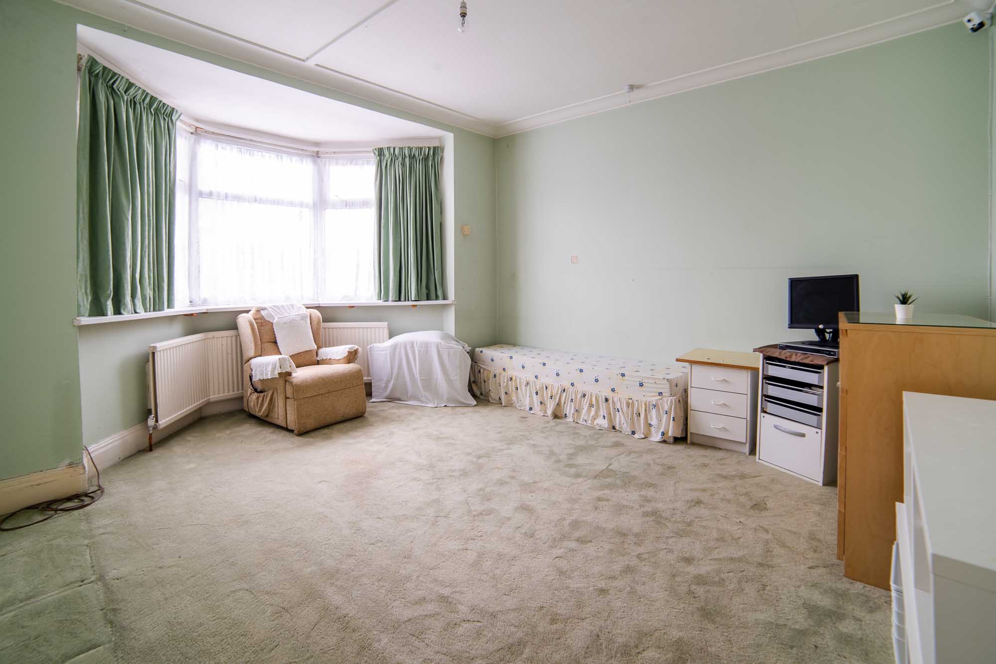 7 Bedroom Detached House - Evington Drive, Evington - Zavsons Properties