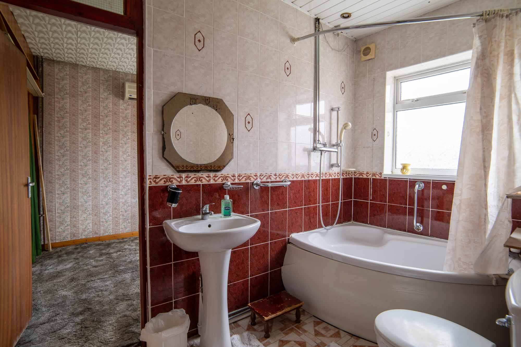 7 Bedroom Detached House - Evington Drive, Evington - Zavsons Properties
