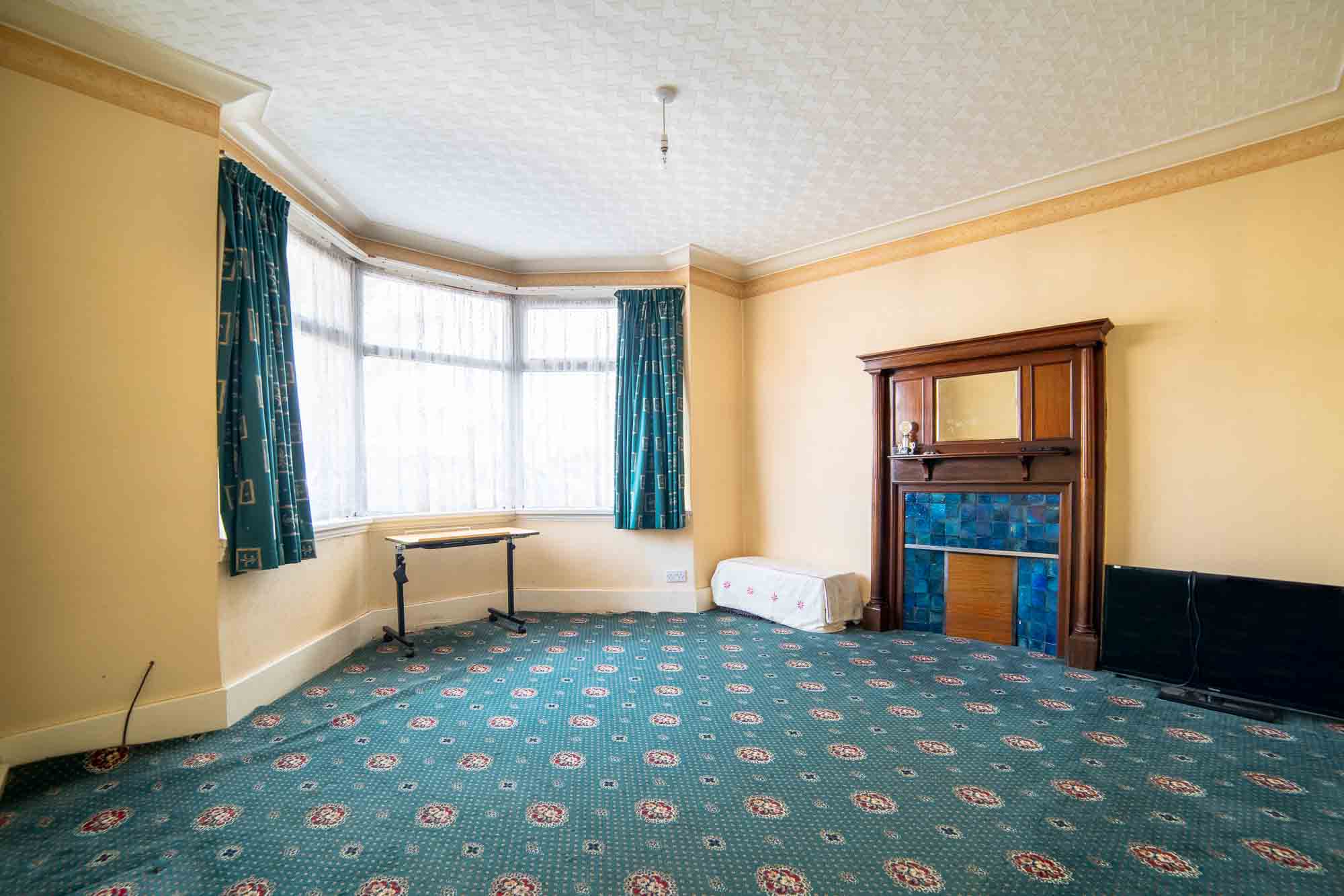 7 Bedroom Detached House - Evington Drive, Evington - Zavsons Properties